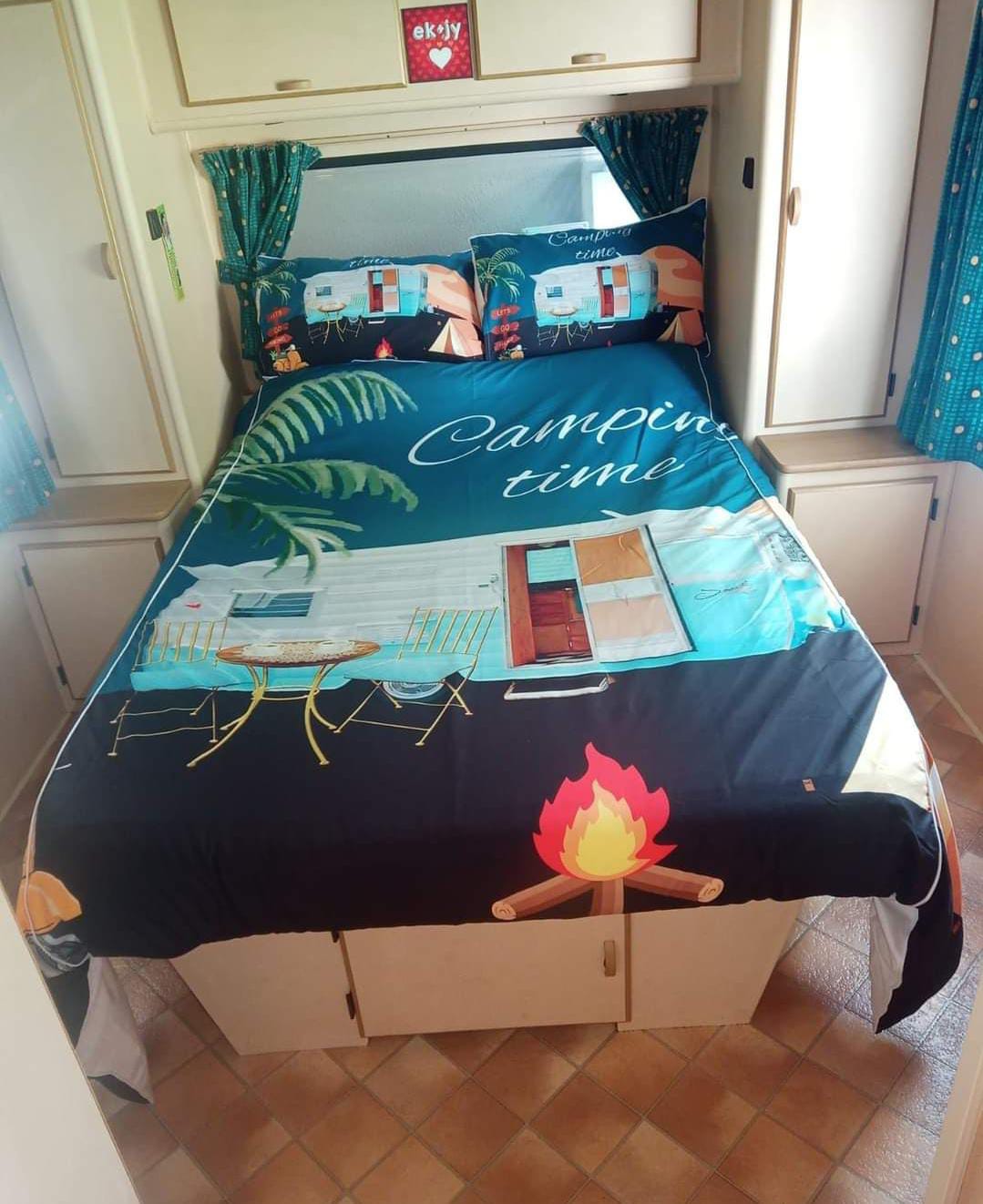 Custom Bedding Sets - Wiggleroo